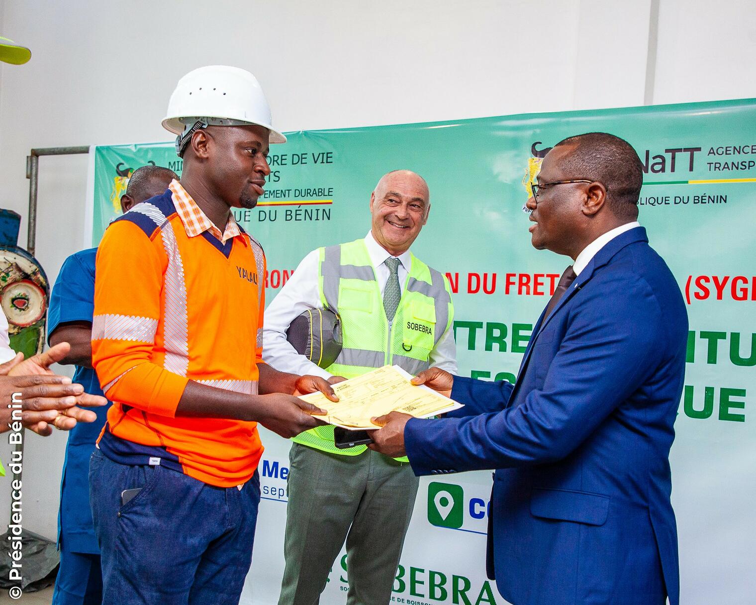 Réglementation de la circulation des poids lourds dans le Grand Nokoué : Le Gouvernement trace ...