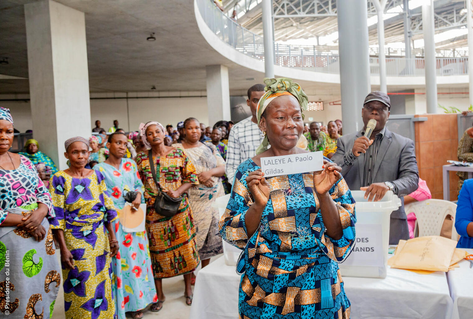 Marché moderne Ganhi : Les marchands opèrent désormais dans des ...