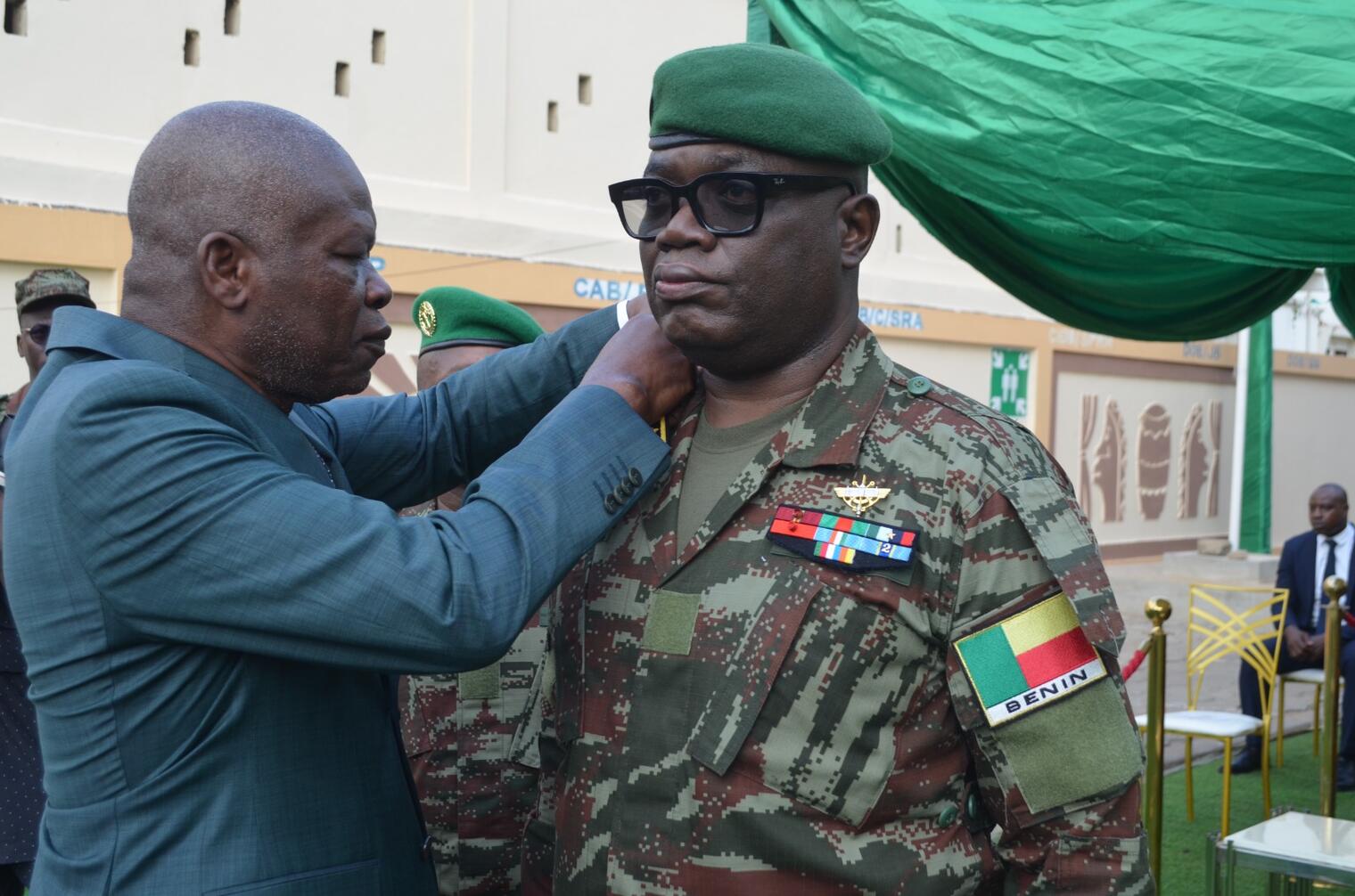 Un Nouveau cap dans l’Armée de l’Air au Bénin : Bertin BADA devient le ...