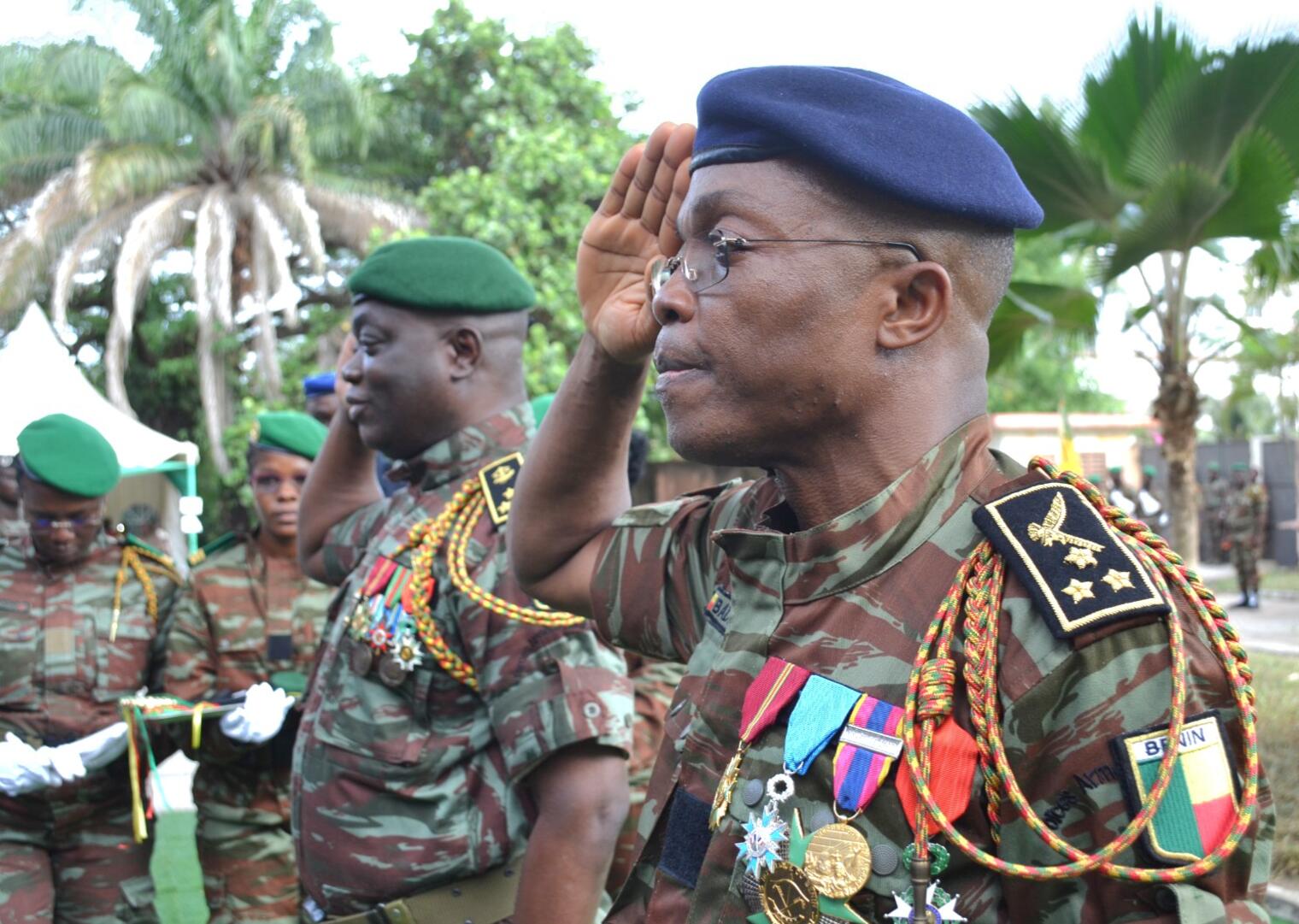 Nouvelles étoiles dans l'armée béninoise : Deux Généraux de Division ...