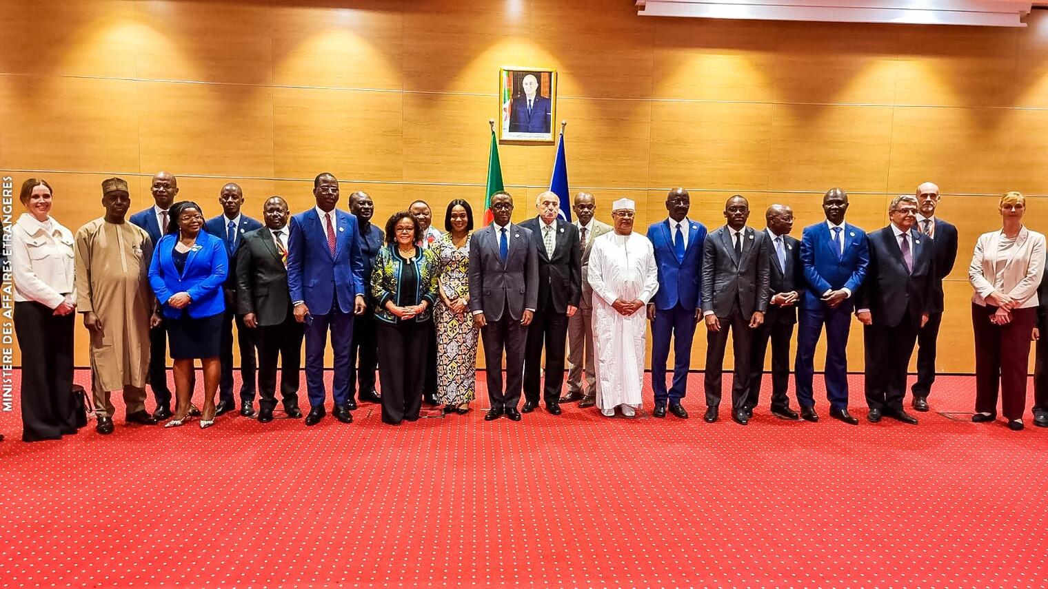 20ème Conférence des Ministres des Affaires étrangères des pays ...