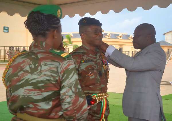 Un Nouveau cap dans l’Armée de l’Air au Bénin : Bertin BADA devient le ...
